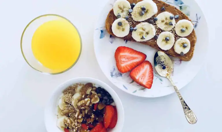 What Should a Teenage Girl Eat in a Day? Recommendations From a ...